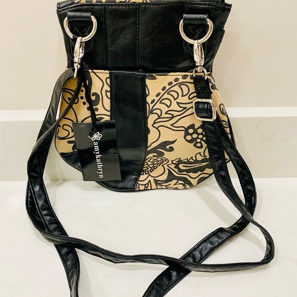 Amy Kathryn | Bags | Amy Kathryn Crossbody Purse Tan And Black Floral ...